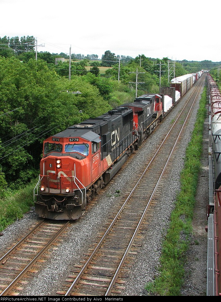 CN 5779 at Mile 55 Dundas Sub.